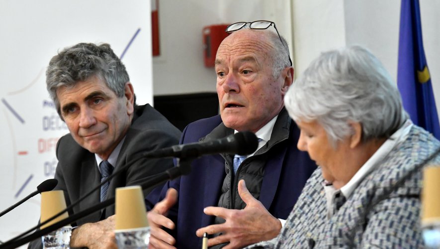 Élections régionales : Vers un duel Alain Rousset (PS) et Edwige Diaz (RN) Élections régionales : Vers un duel Alain Rousset (PS) et Edwige Diaz (RN)